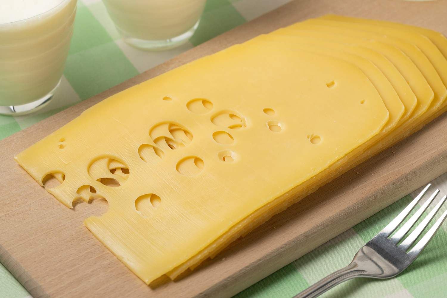 Farmhouse Cheese (Medium-aged) - Gouda-Cheese.com